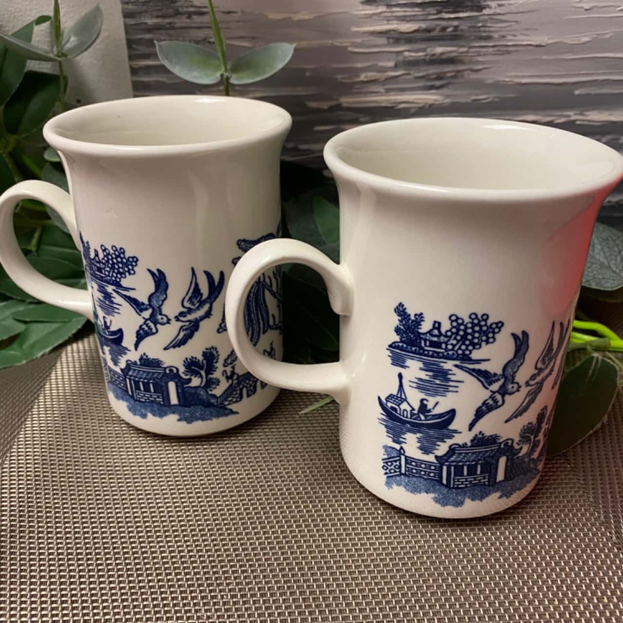 Vintage Blue Willow Mugs x 2(s)