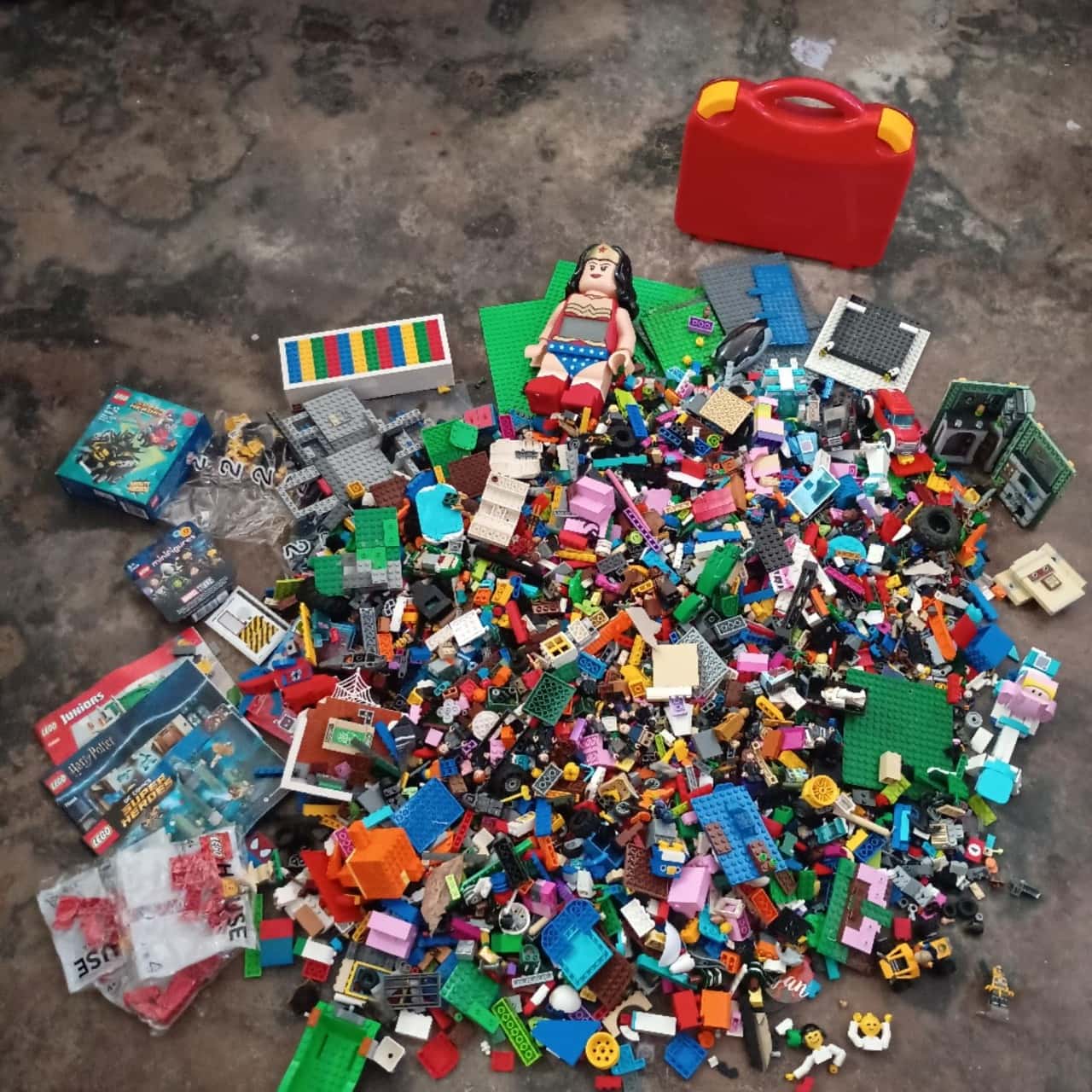 LEGO Bundle! Assorted FUN! Over 12 Kilograms!(s)