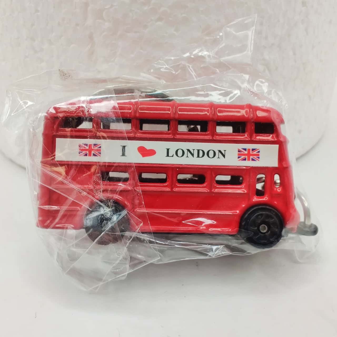 Souvenir Keyrings From London - Die Cast Metal Red Double Decker London ...