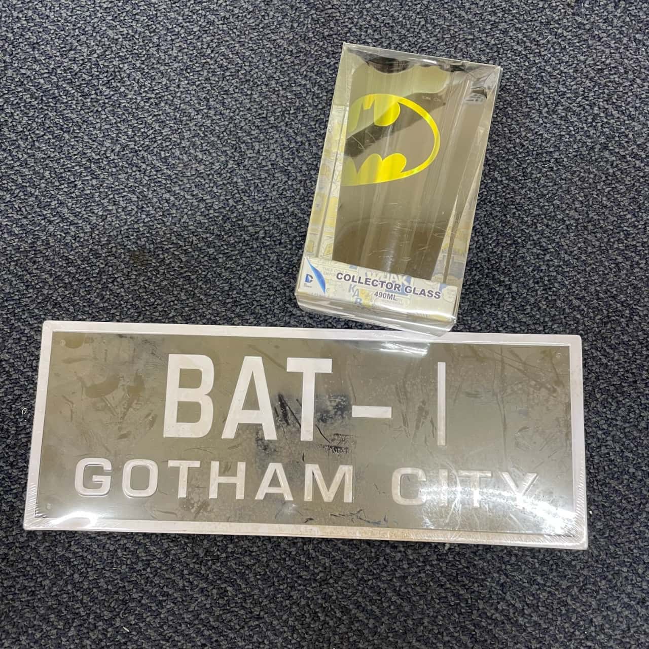 Batman: Gotham City Number plate and collectable glass.(s)