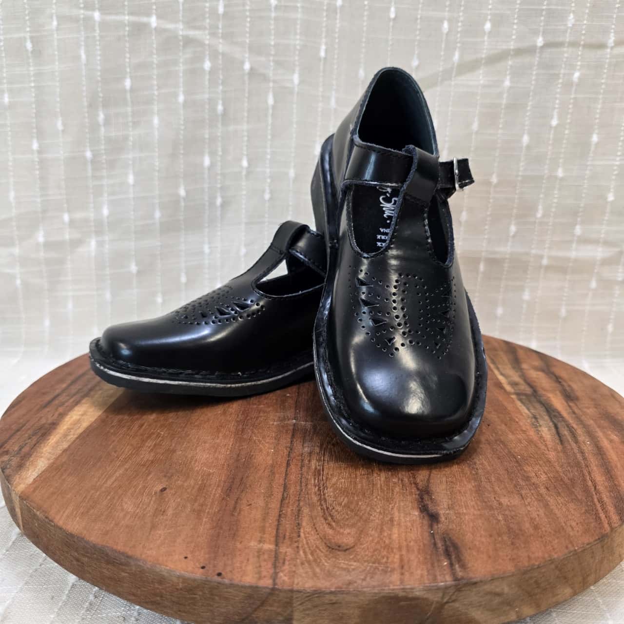 Gro Shu T-Bar Leather Girls Shoes - Size 1UK - BNWT(s) - New With Tags ...