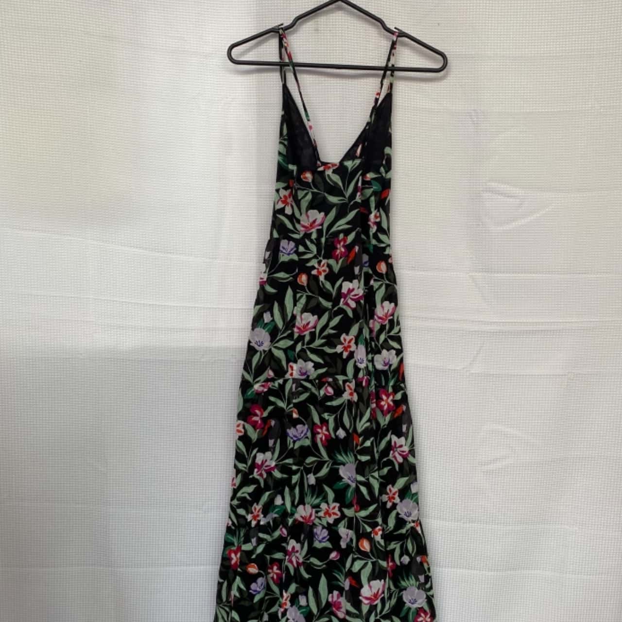 Witchery Womens Size 6 Shoestring Strap Black / Floral (s)