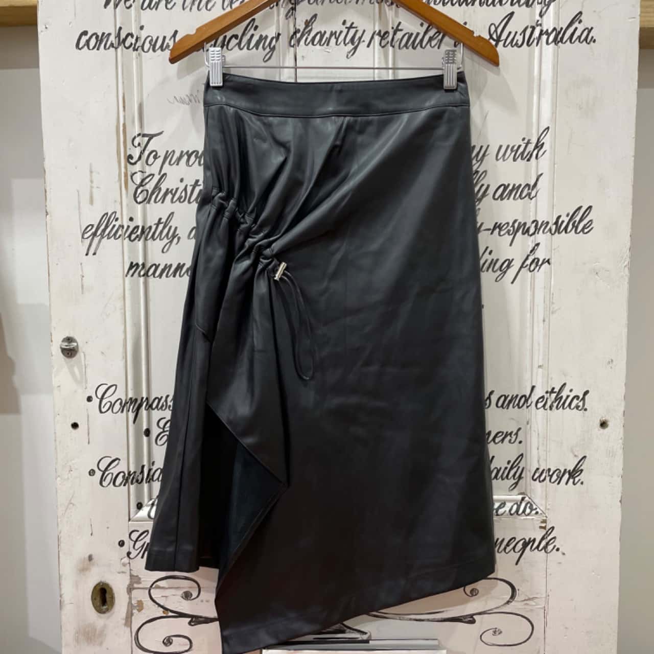 DESIGNER GIANT!! Wayne Cooper Brand!! Leather look skirt!! Womens Size ...