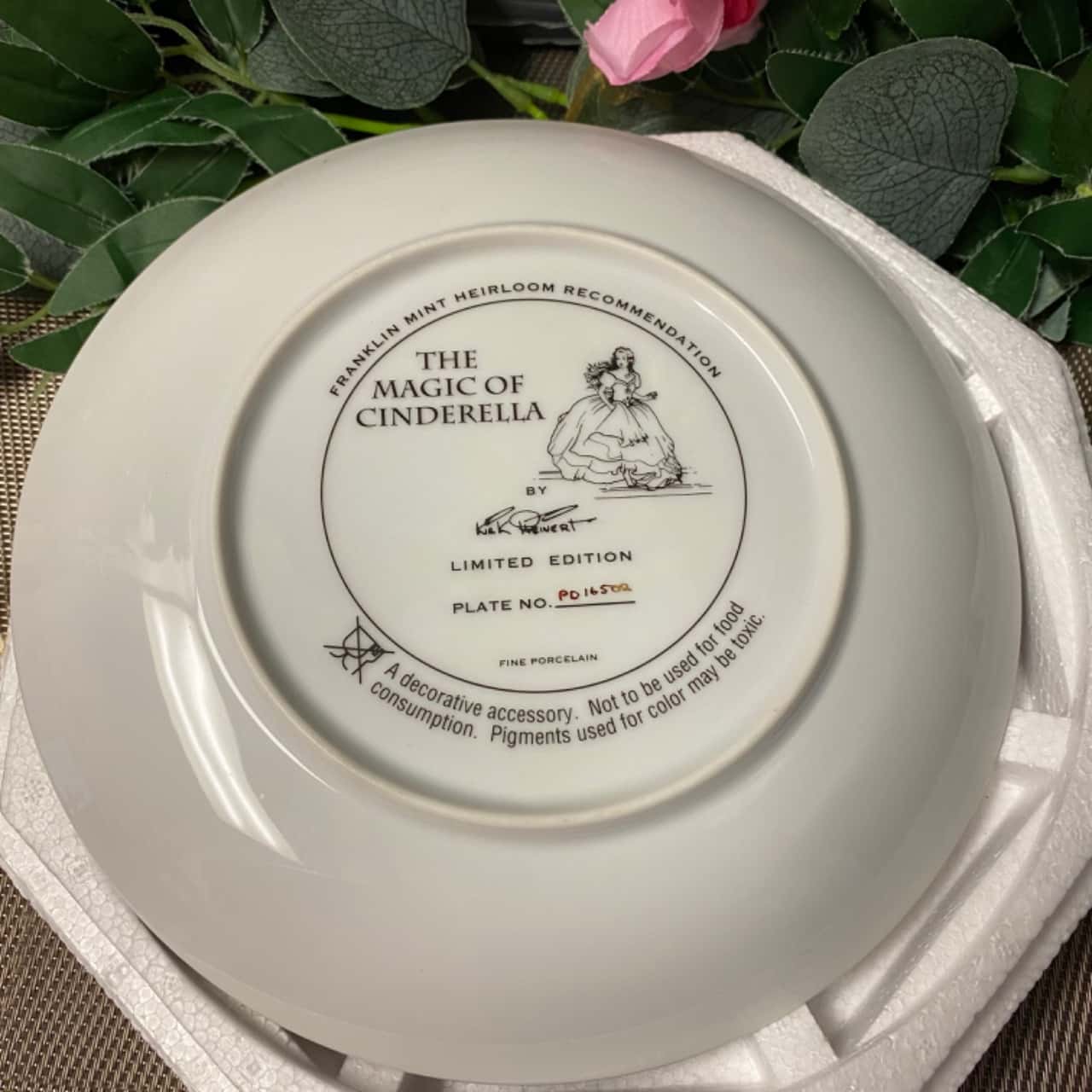 Collectors Plate - The Magic of Cinderella with Stand