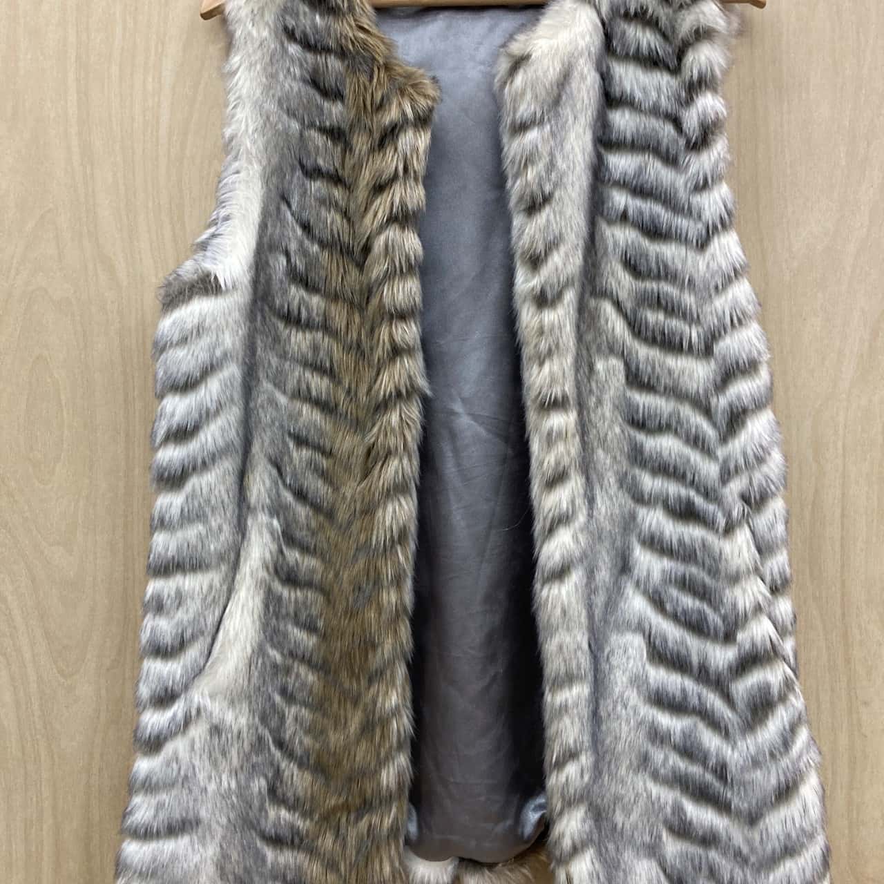 Womens Size 14 Animal Faux Fur Sleeveless Jacket (3)