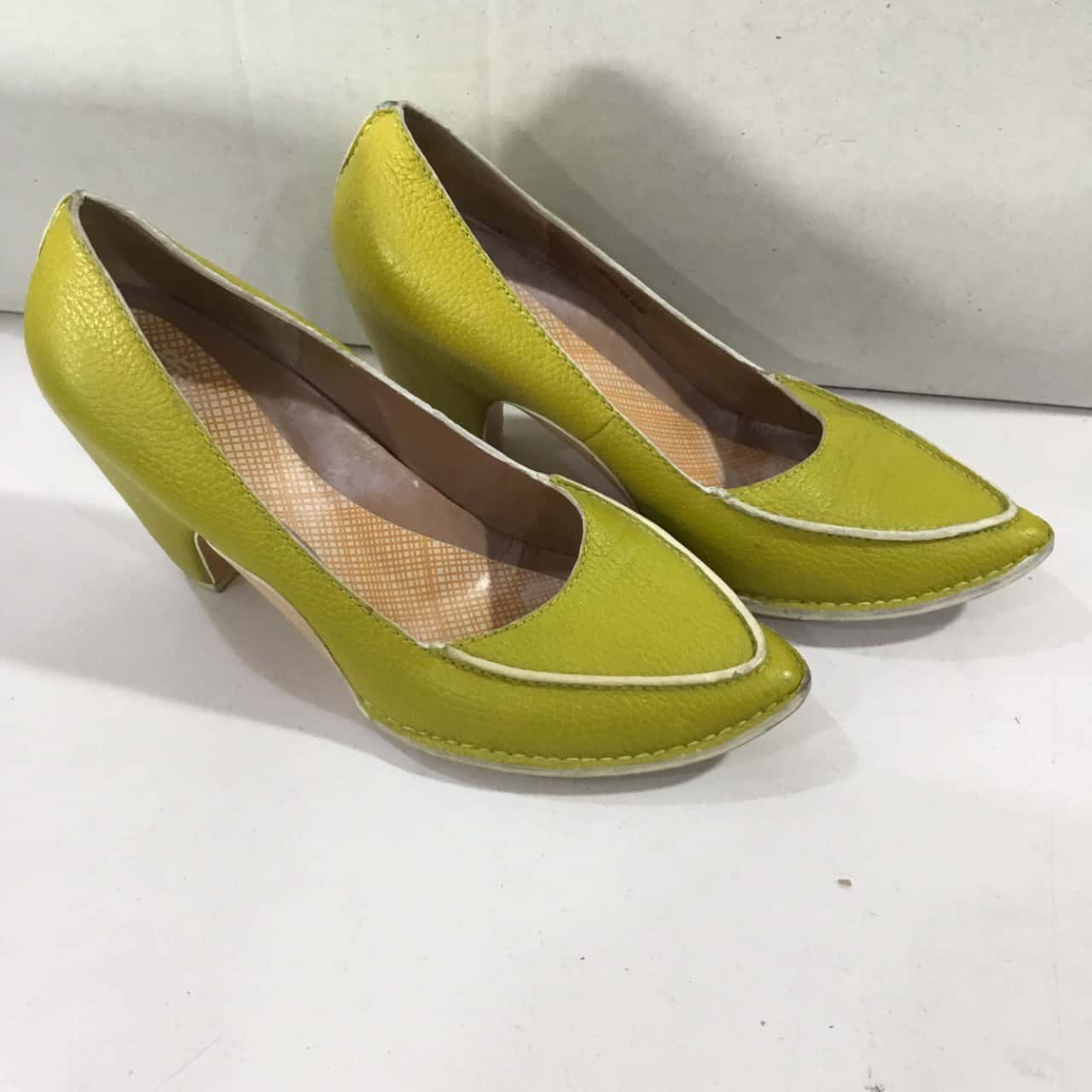 Camper Collab Pointed Yellow Leather Heels