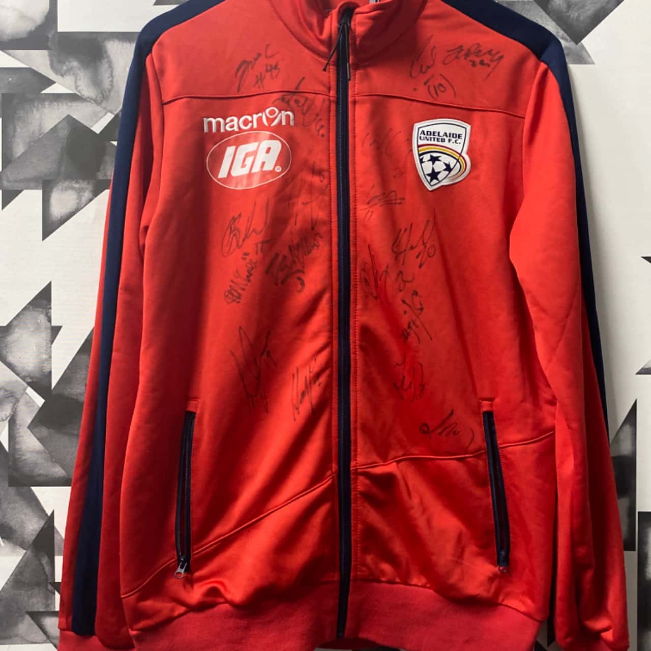 Adelaide united Size M Red signed jacket (s)