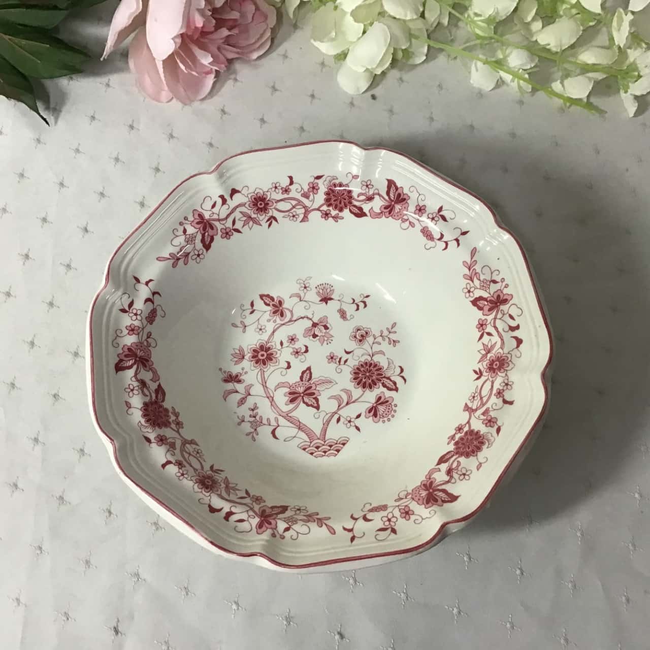 Vintage Hankook Cream / Red Floral Pattern Scalloped Edge Ceramic Bowl(s)