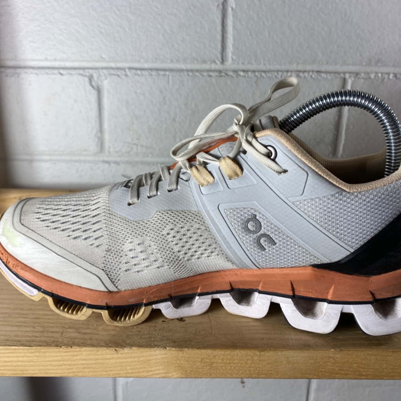 On Cloudace Womens Sneakers Size 38.5 Beige / Black / White (s)