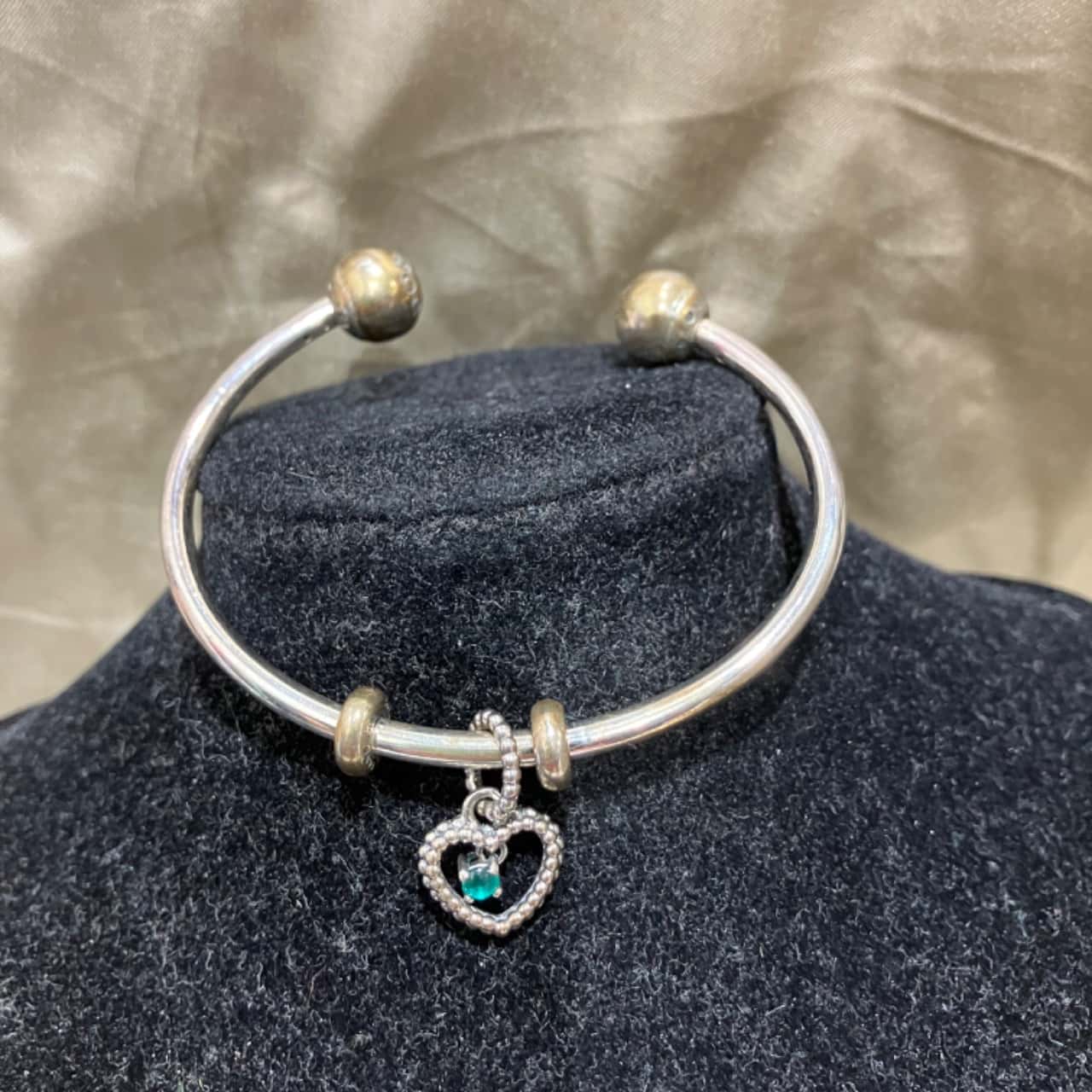 Pandora Women’s Heart with green stone Charm Bracelet/Bangle Silver Ale ...