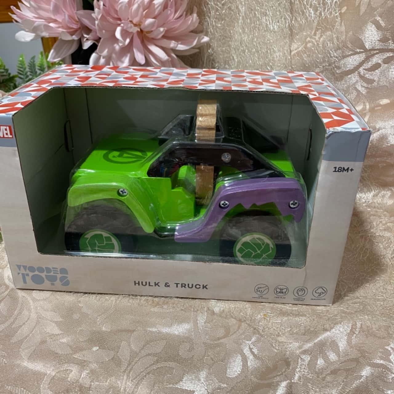 Marvel Wooden toys Hulk + Truck
