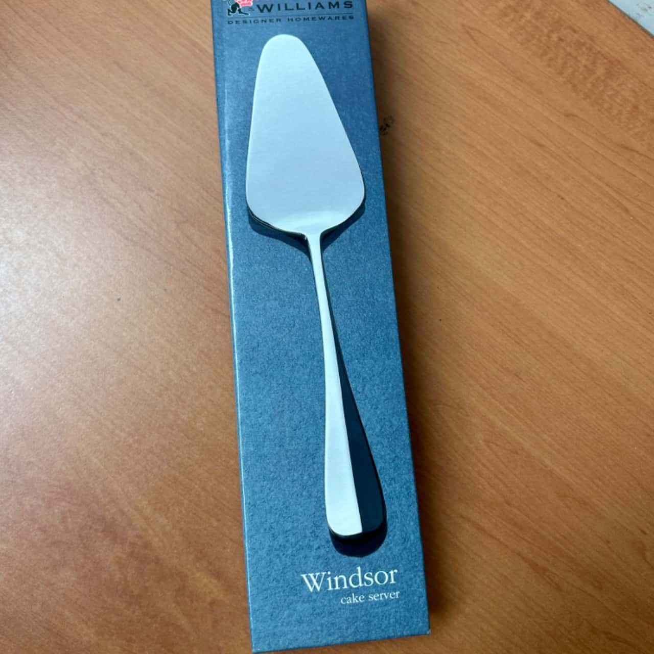Maxwell and Williams - cake server (s)