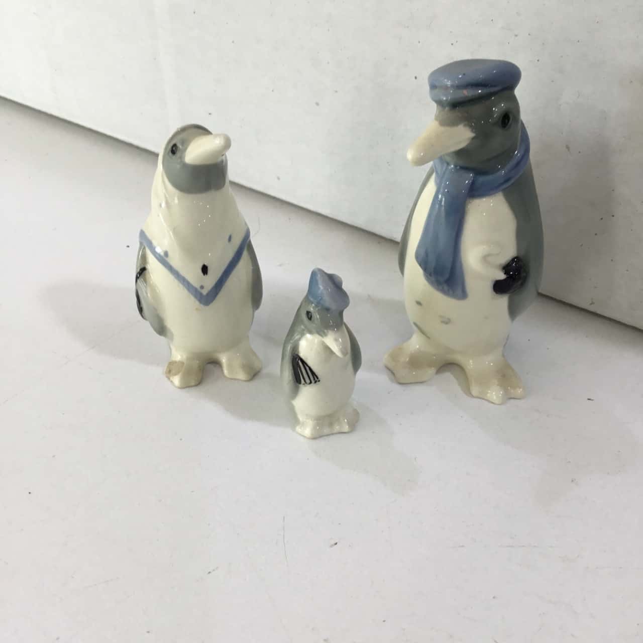 Vintage Rare Wade Pottery Penguin family Figurines (s)