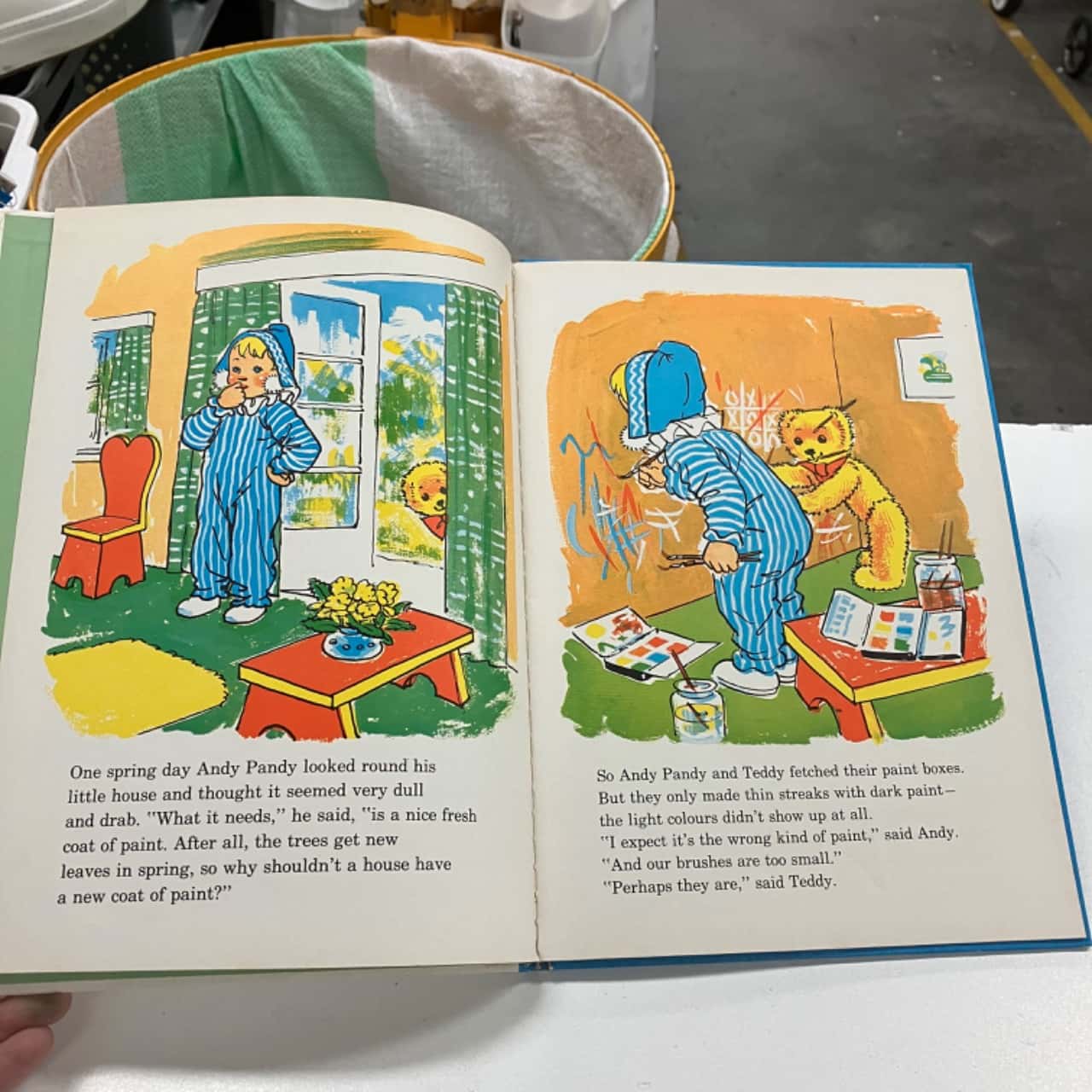 Vintage 1972 Andy Pandy Paints His House