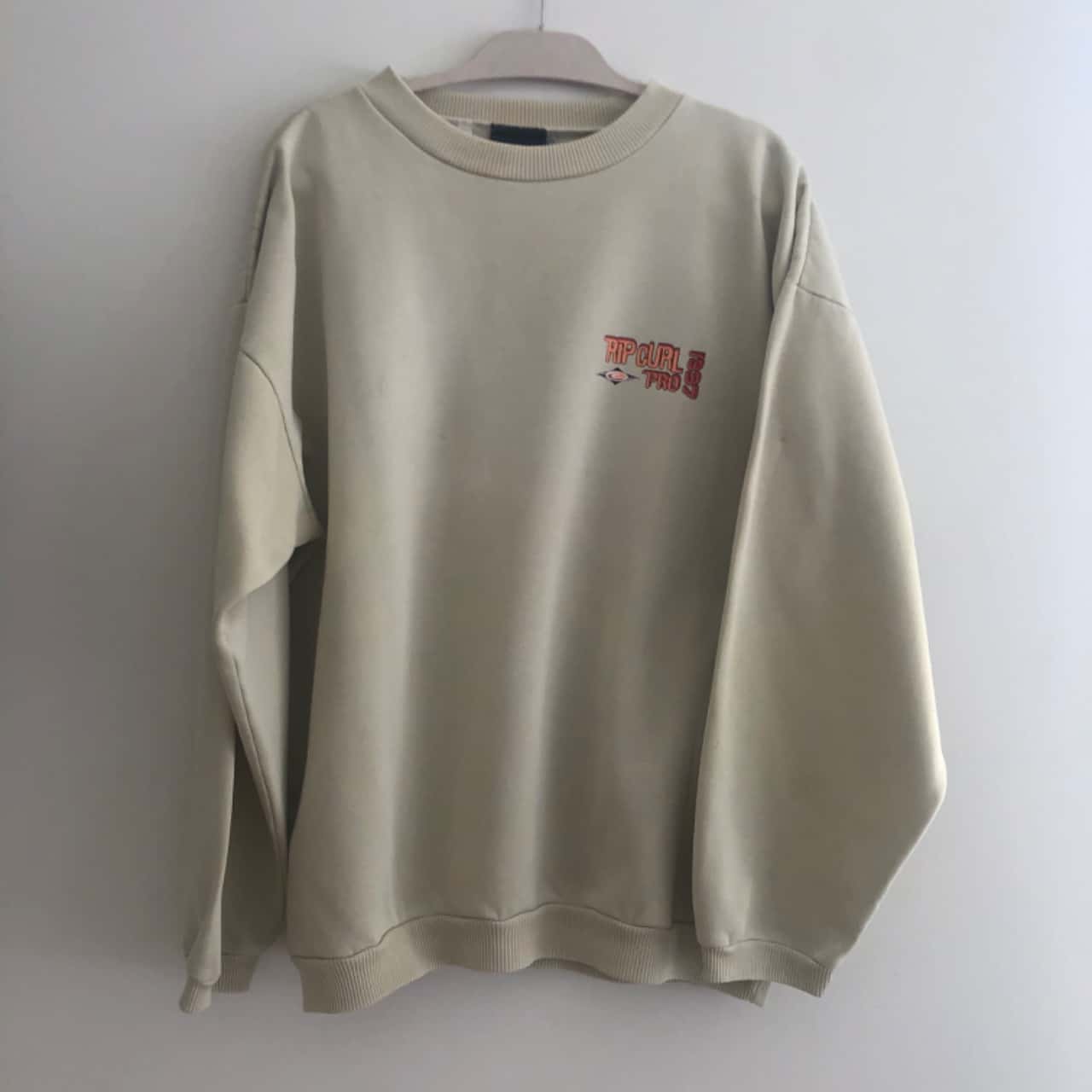 Vintage Rip Curl. Rip Curl Logo Pro Easter 1997 Crew Fleecy. Beige.(s)