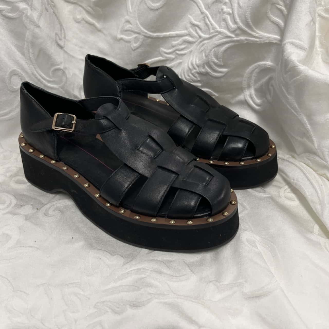 BNWOT. Mollini Black Fishermans sandals. Size 37(s)