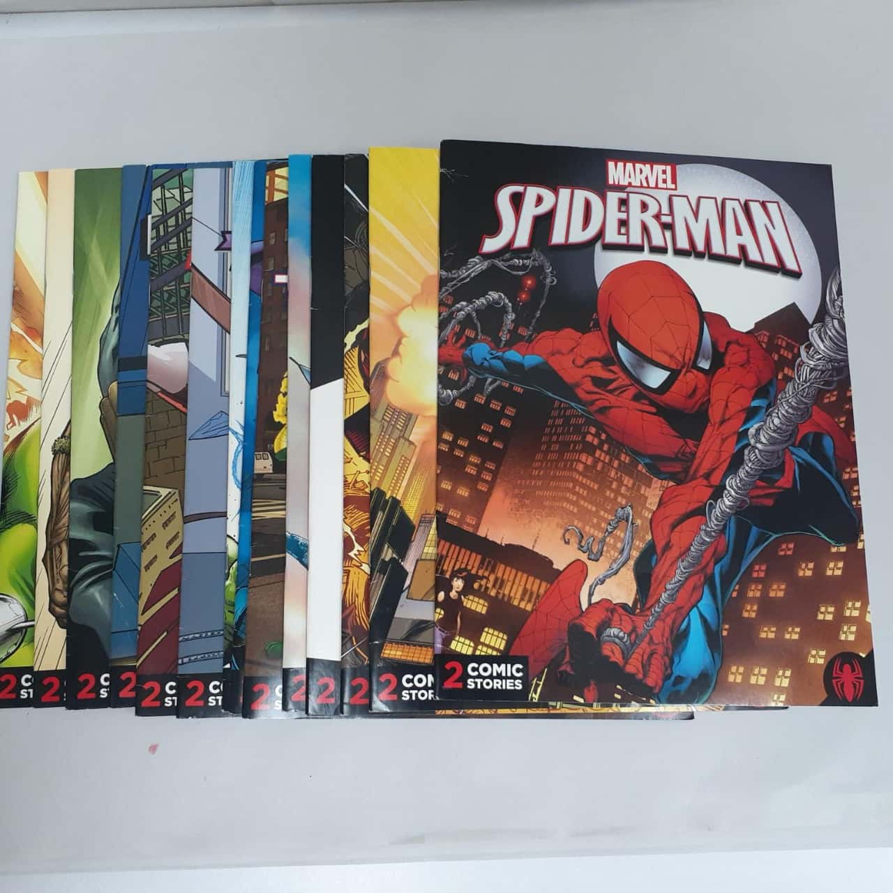 Marvel - Ultimate Super Hero Collection 14 Comics Pk