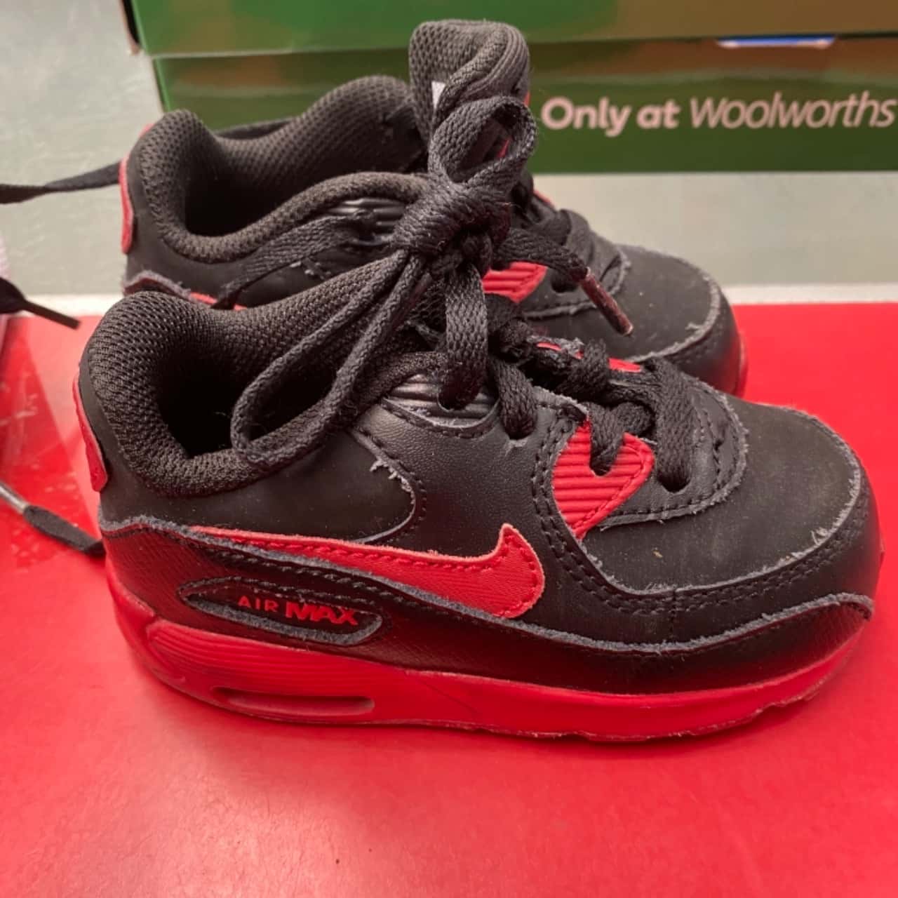 Air max and converse shoes size US 4 and US 6C Kids (s)