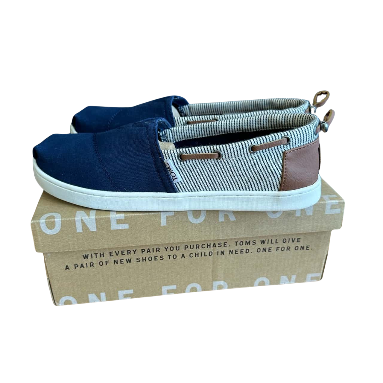 New in Original Box TOMS Kids Size Youth 6 Canvas Slip on Shoes Navy Blue