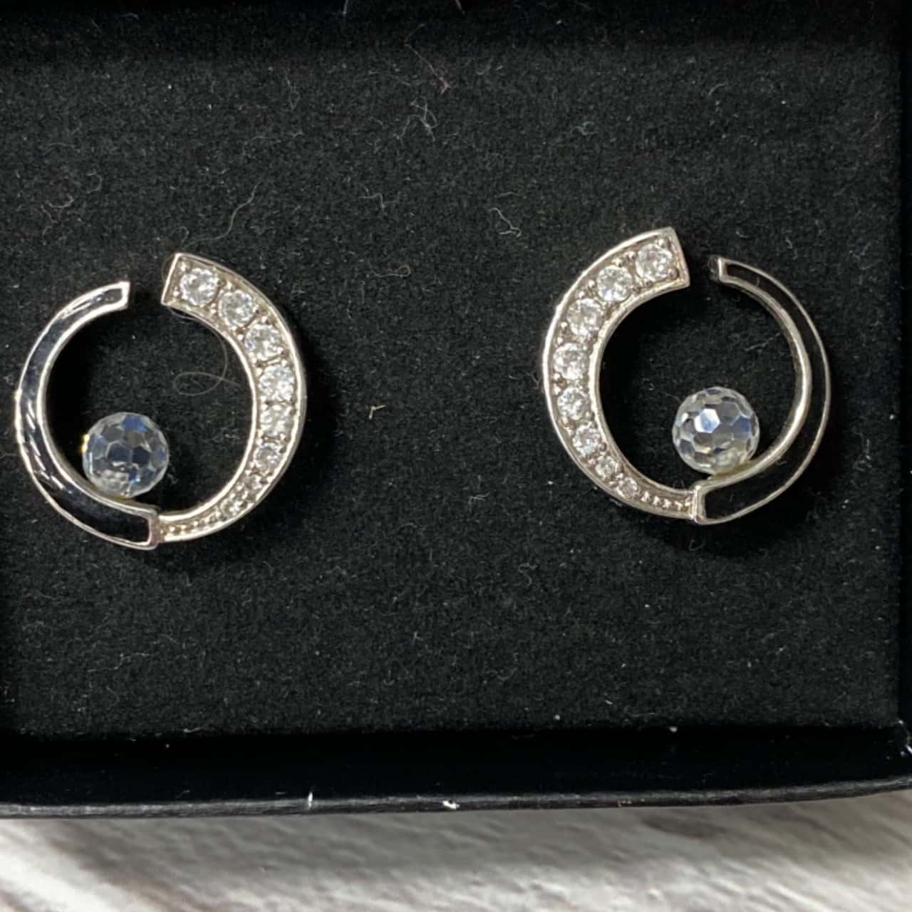 Sterling silver earrings (s) - Used Very Good | Salvos Stores