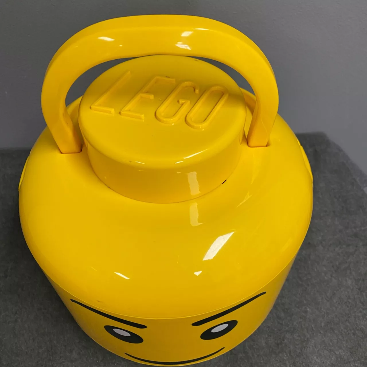 LEGO - Random/Assorted - 1Kg with LEGO Storage Container - Used Good ...