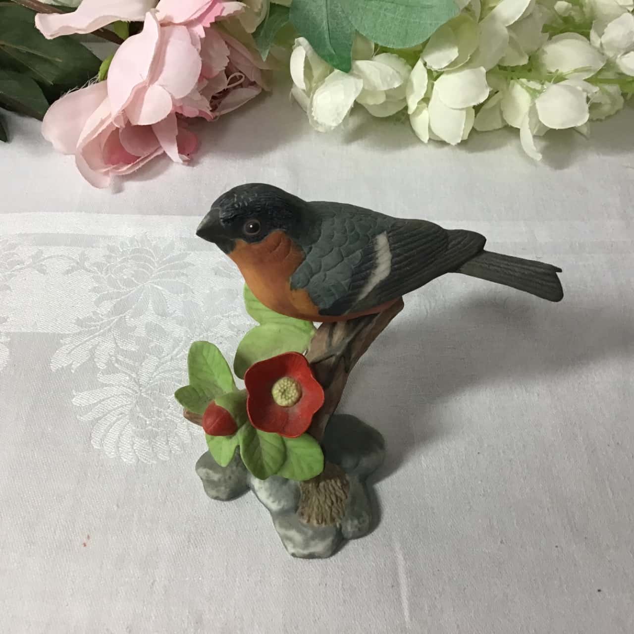 Bullfinch The Franklin Mint Fine Porcelain Bird Figurine
