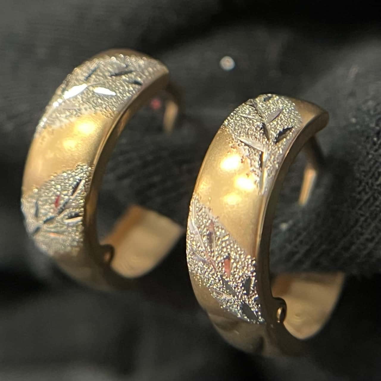 375 Stamped Gold Earrings With Vine Engraved Design(s)