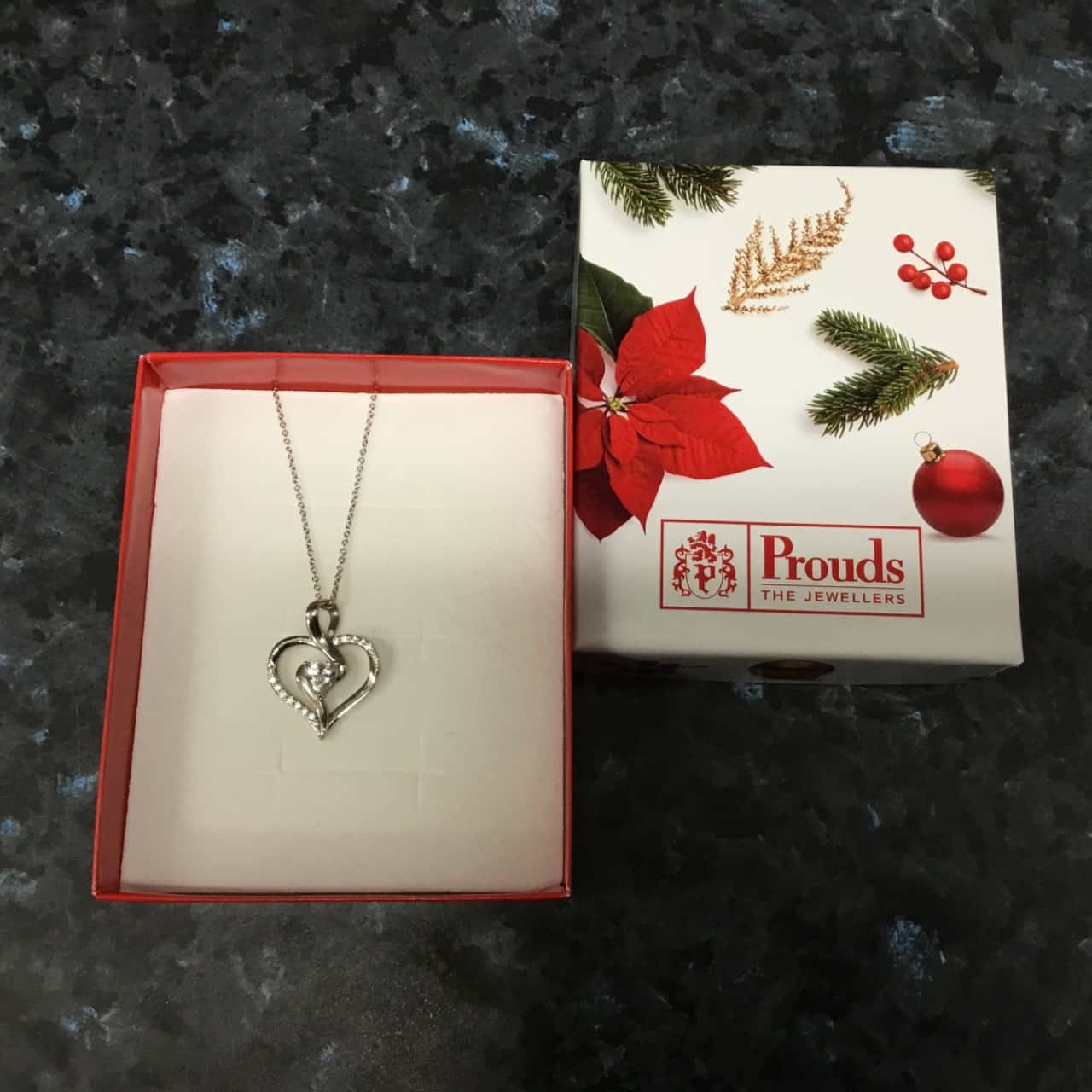 Sterling Silver Heart Pendant & Chain 45 cm long