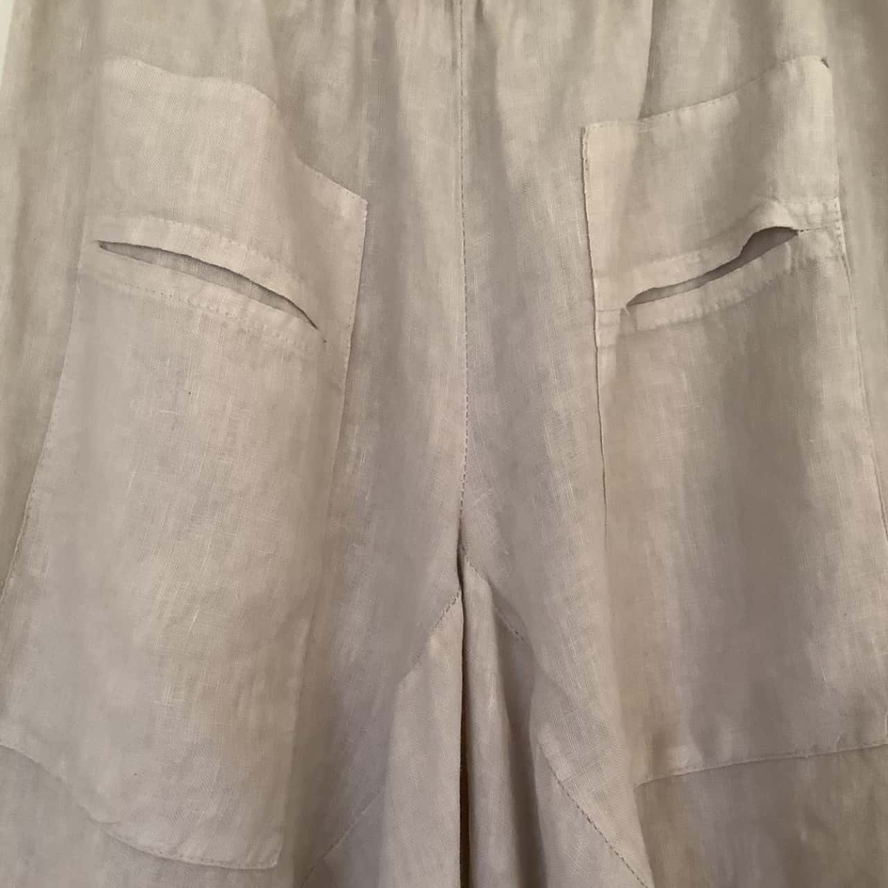 Donna Donna. Very Wide Leg Turkish Style Pant. Size L (s)