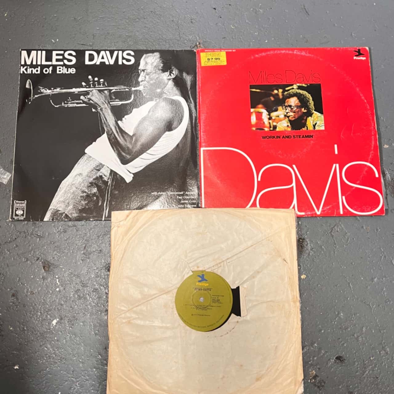 MILES DAVIS LP LOT (VINYL RECORDS)(s)