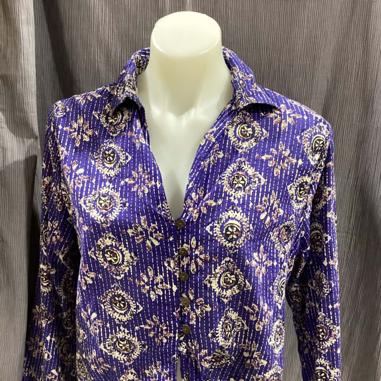 Tree of Life Womens Size L / M (s) - Used Very Good | Salvos Stores