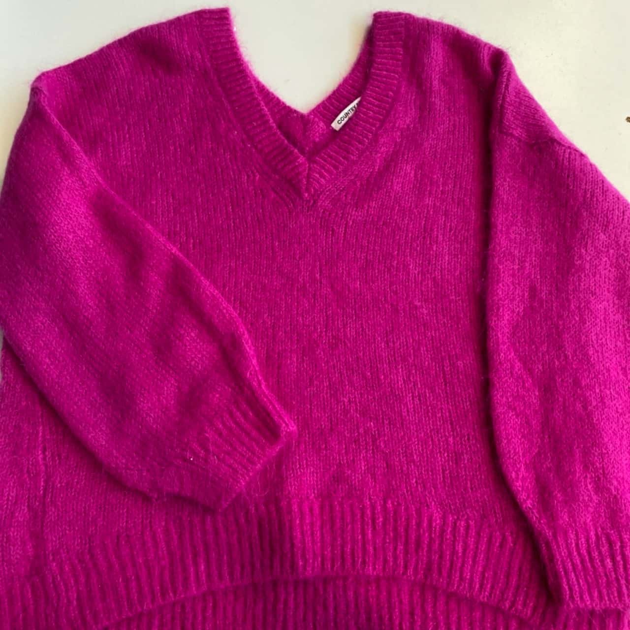 Country Road V Neck Jumper(s)