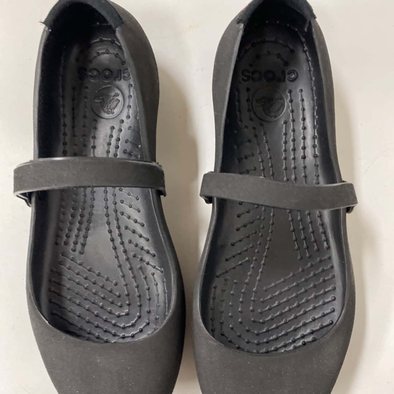 Crocs Womens Size 6 Black (s)