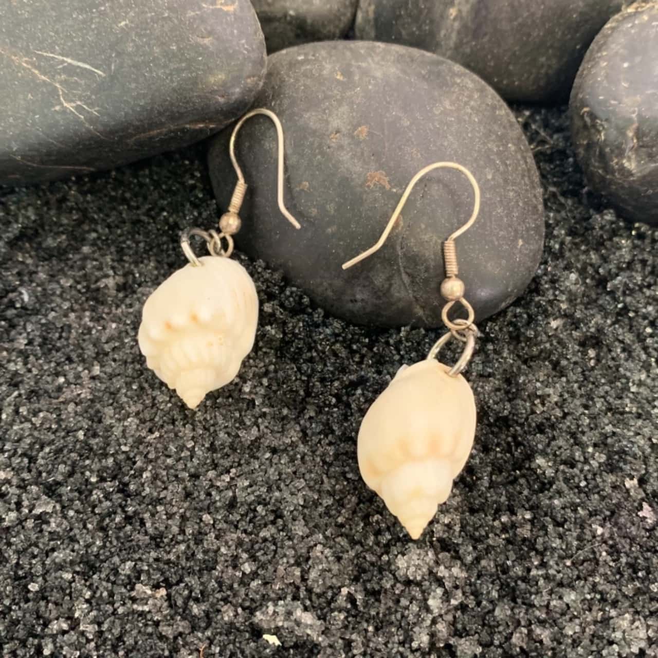 White Shell Earrings(s)