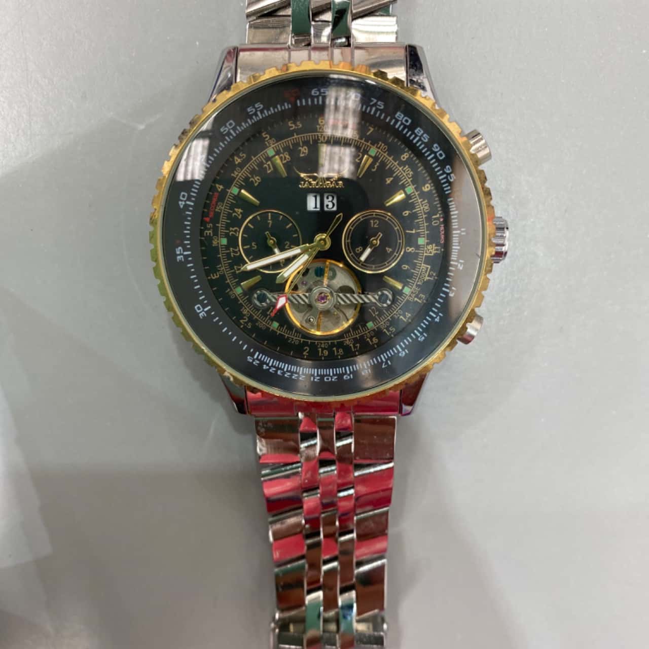 Jaragar Mens Watch(s)