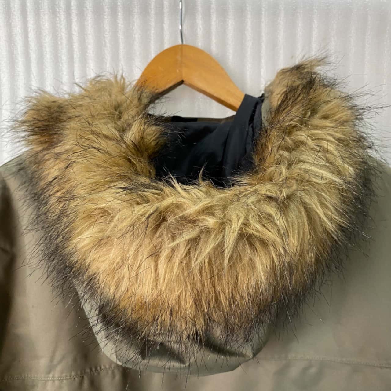 Womens MOVE MOUNTAINS Khaki Down Jacket (s)