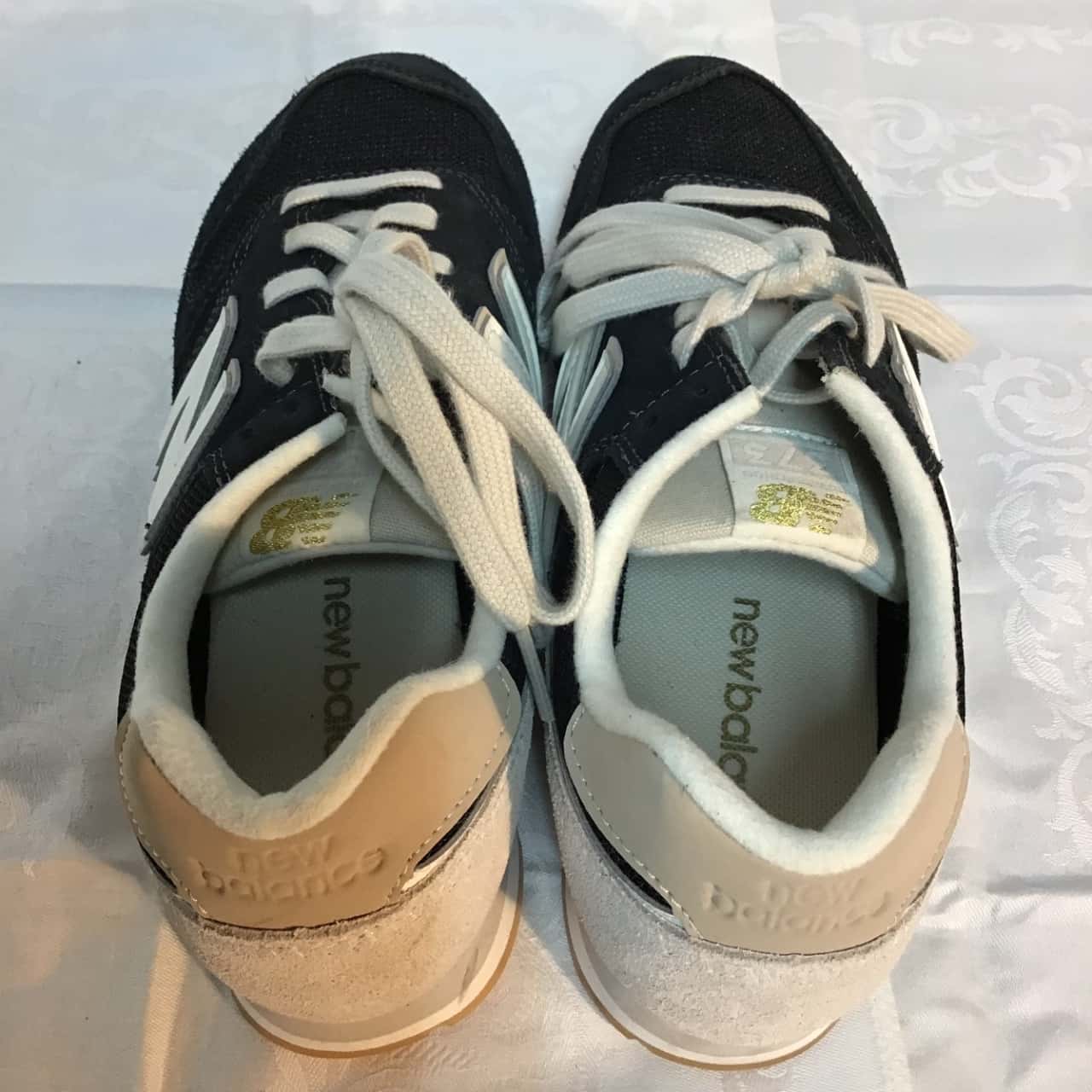 New Balance Womens Size 8 Beige / Black Sneakers(s)