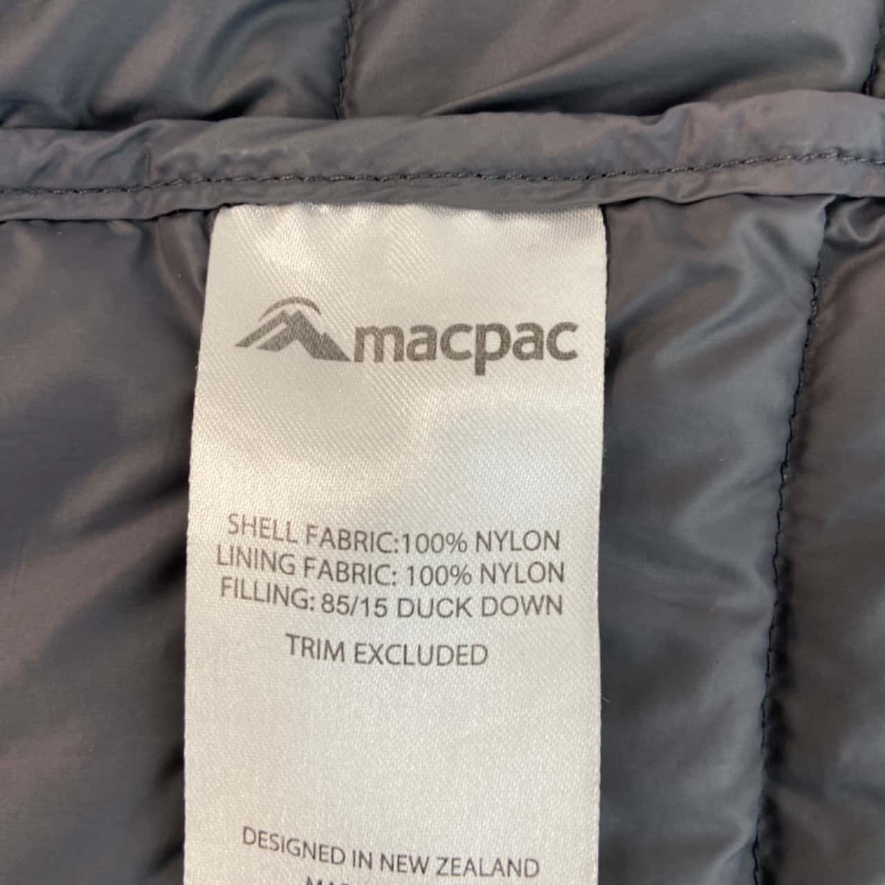 Macpac Size M Puffer Jacket Black (s)