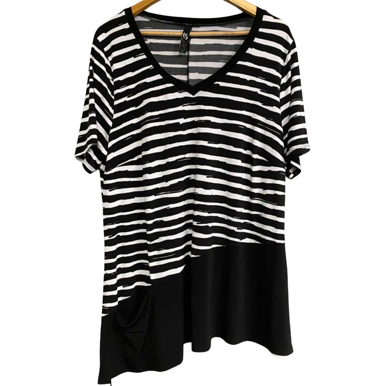 Taking Shape Womens Size Plus Size S Short Sleeve Black White