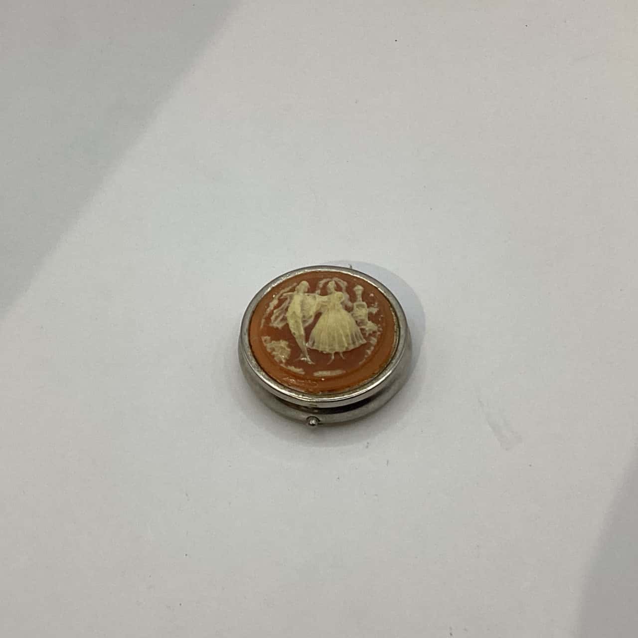 Vintage Cameo Pill Box Courting Couple 3 Compartments