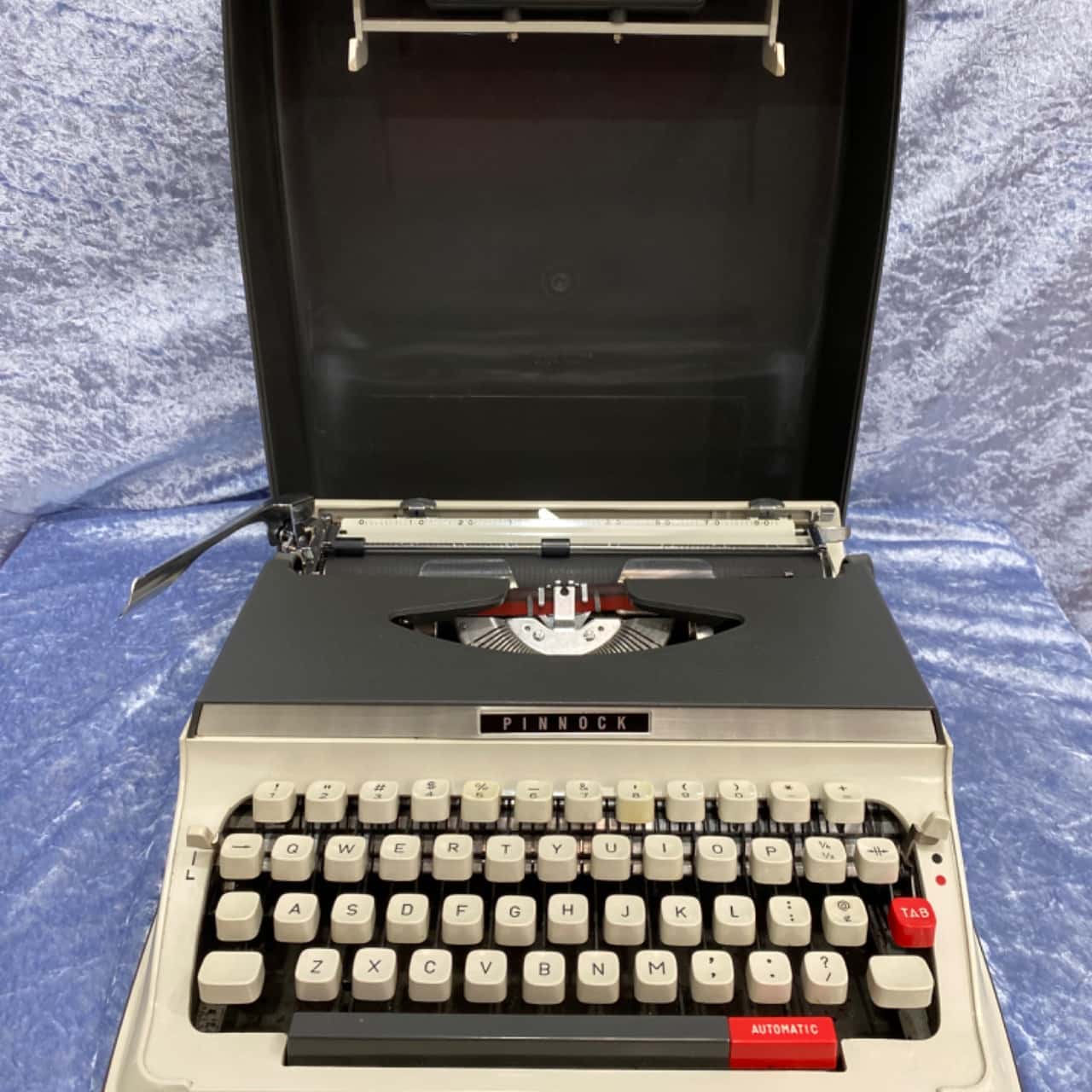 Pinnock Vintage Portable Typewriter (s)