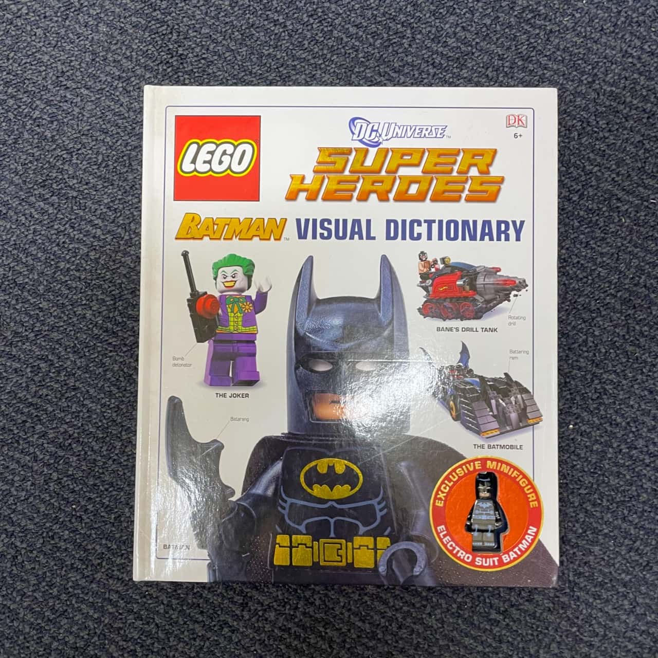 DK. DC Universe: Superheros. Batman visual dictionary(s)
