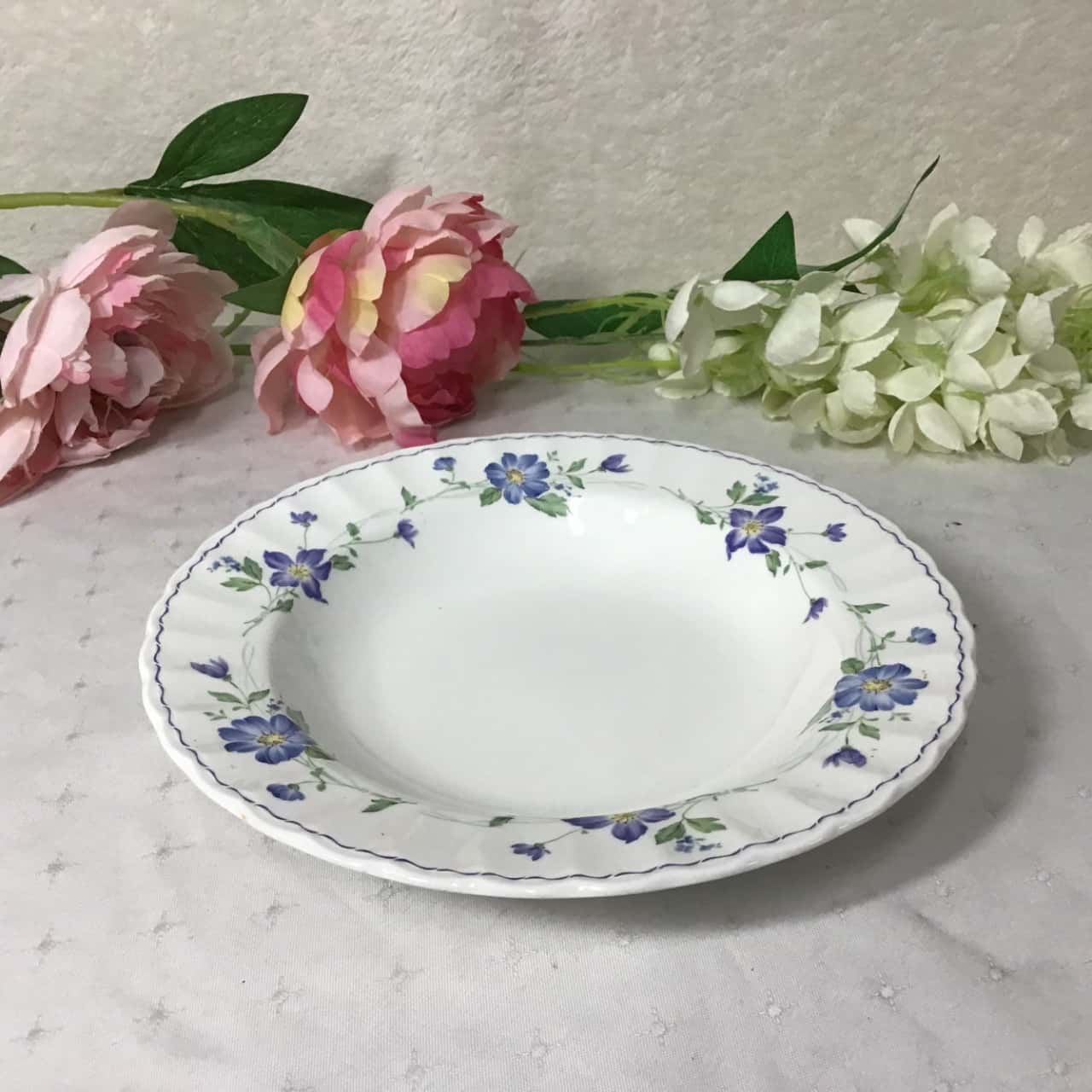 Mikasa Maxima Rotunda Set of 4 Blue Floral Pattern Bone China Bowls(s)