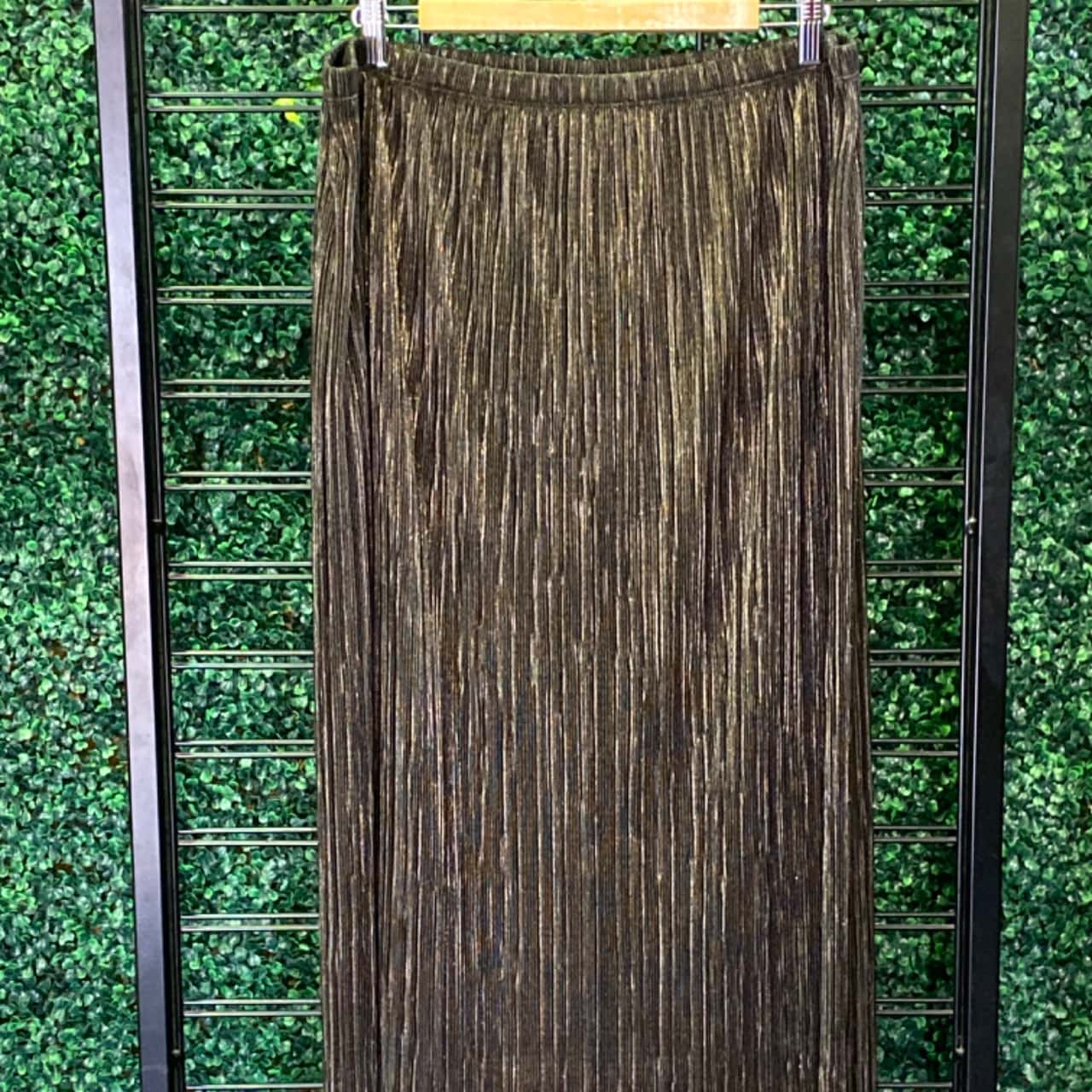 Ts Womens Size M Pleated Black Gold Skirt