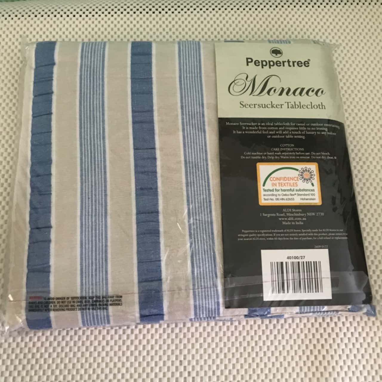 NWOT Peppertree Monaco Seersucker Tablecloth Seats 6-8 180 cm x 180 cm