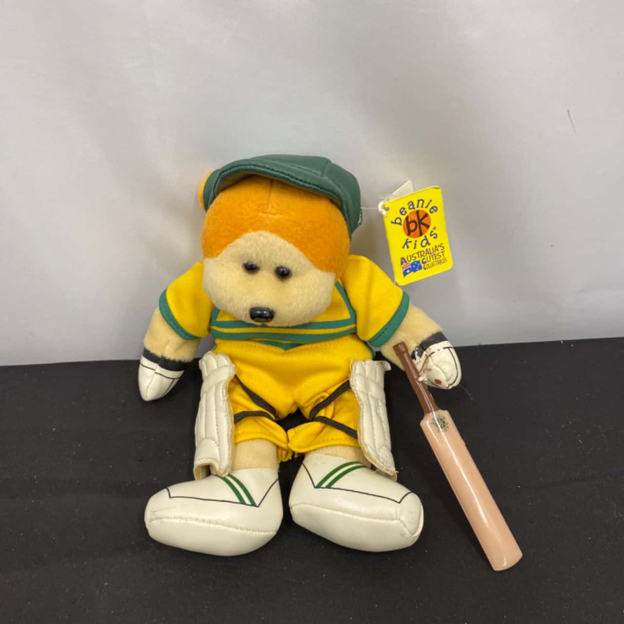 Skansen Beanie Kids Howzat The Cricket Bear