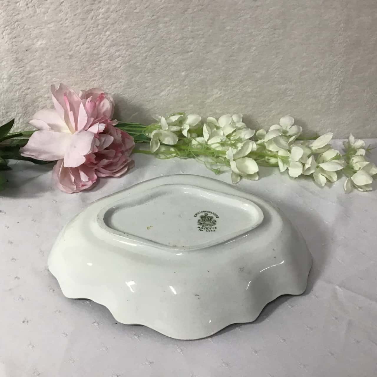 Vintage Royal Corona Ware "Rosetta" Pattern Fluted Edge Porcelain Bowl(s)