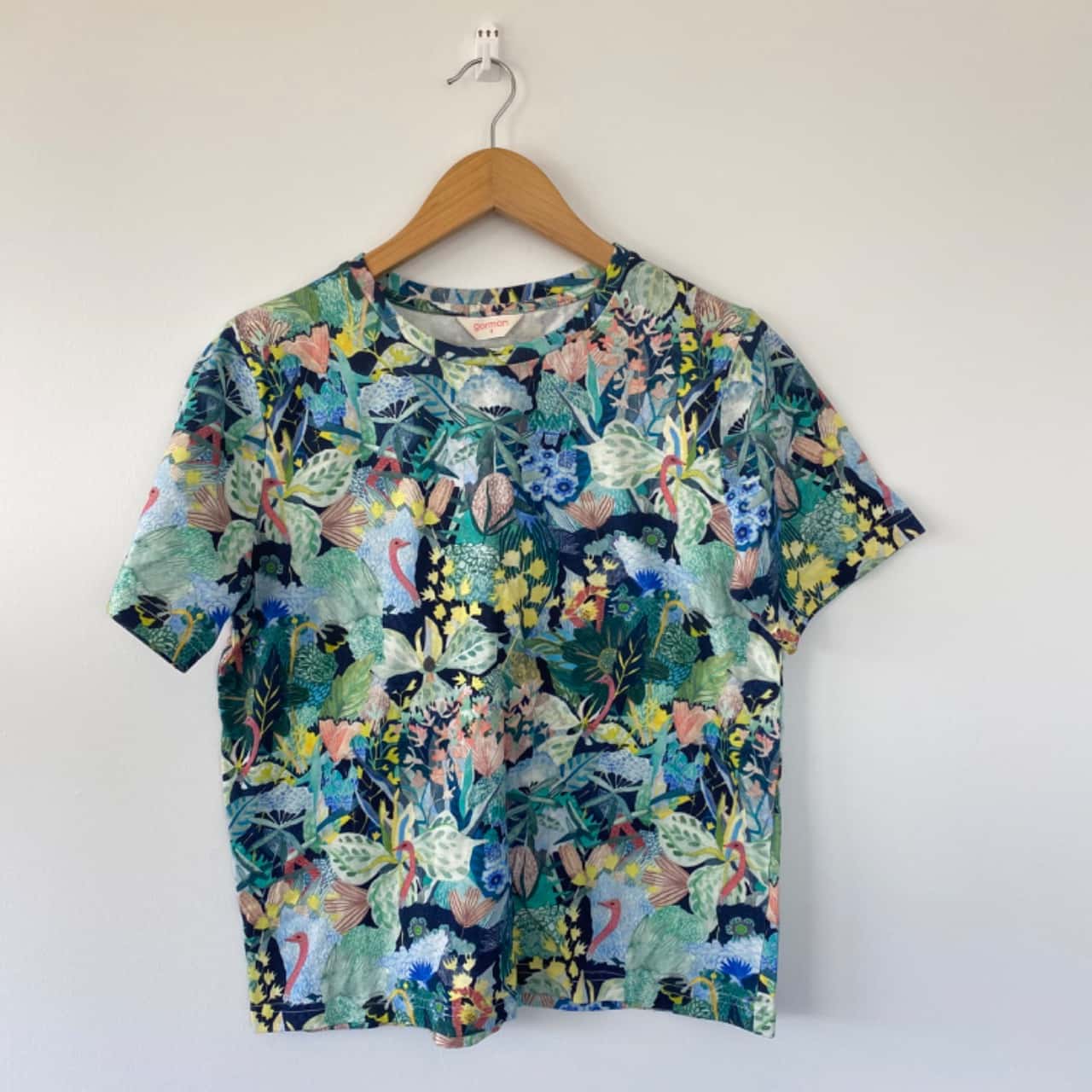 NWOT Gorman Ostrich Migration Tee Size 8/ S(s)