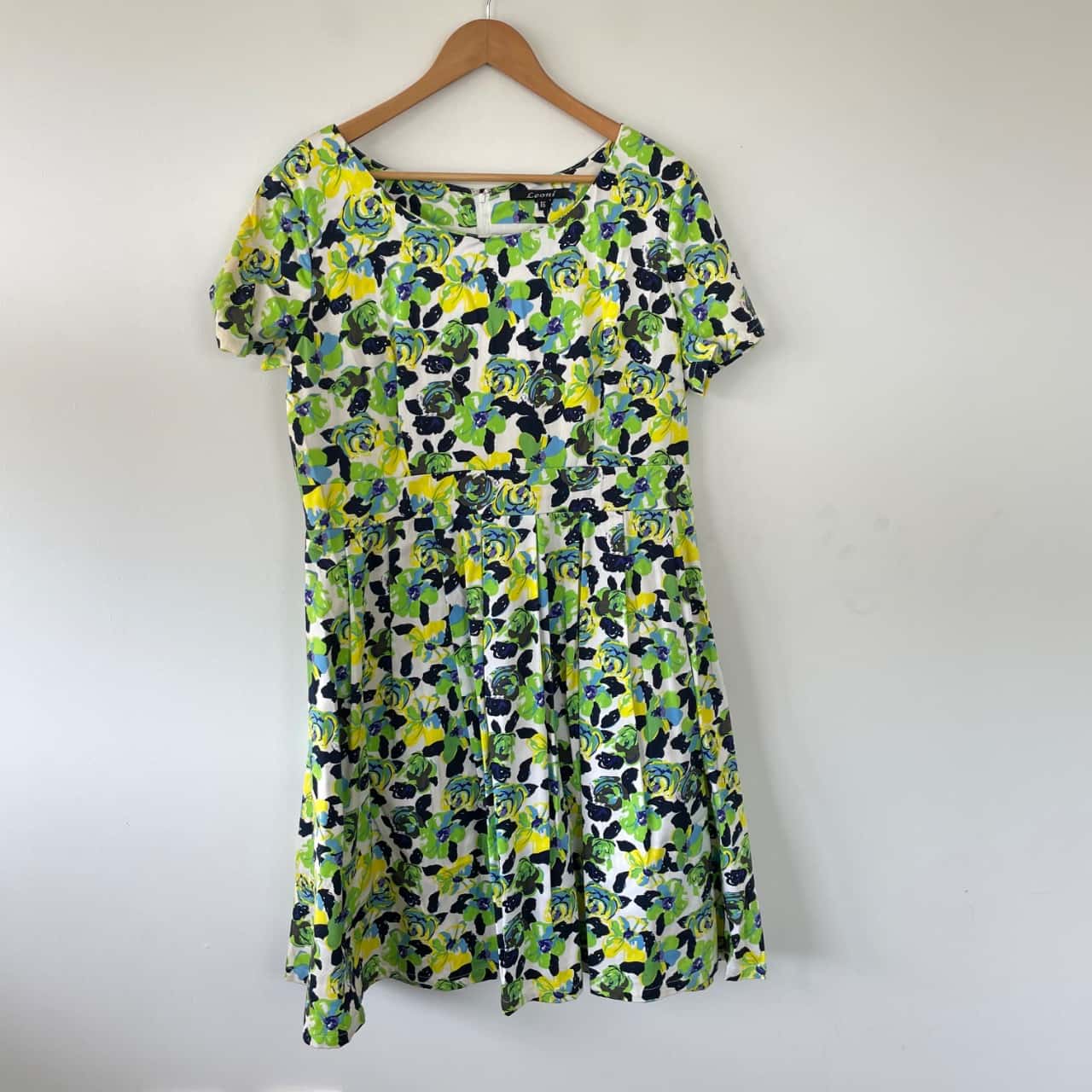 Leoni Green Floral Short Sleeve Midi Dress Size 16