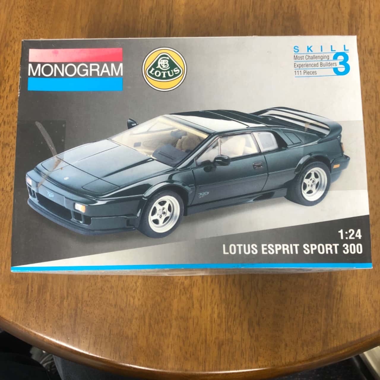 SALE! Monogram Lotus ESPIRIT Sport 300 Car Model Kit From 1995 (s)